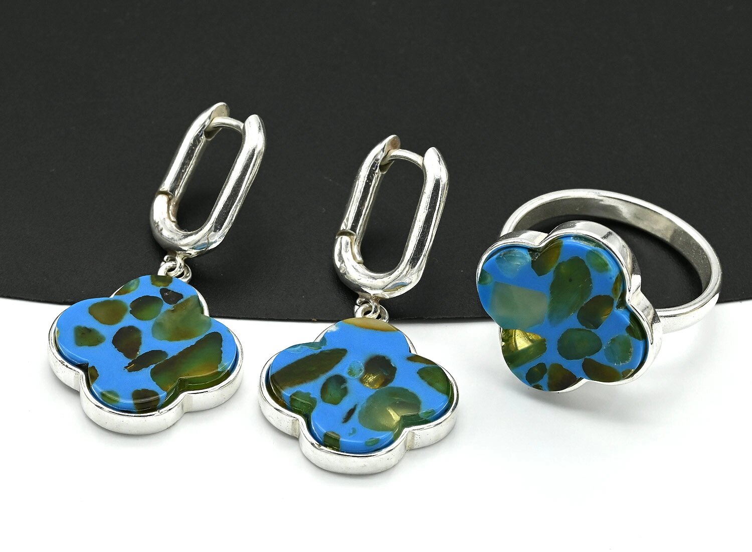 Набор Клевер 18*18мм с янтарём мозаика в посеребрении цв. лазурный, 6,4г .