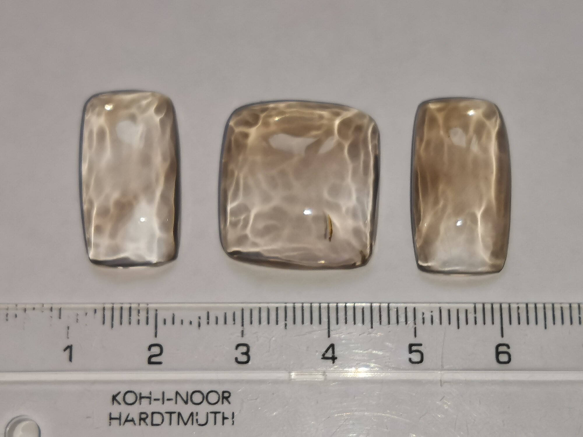 Кабошоны из горного хрусталя . Комплект из трех штук . Астафьевское месторождение . Южный Урал.