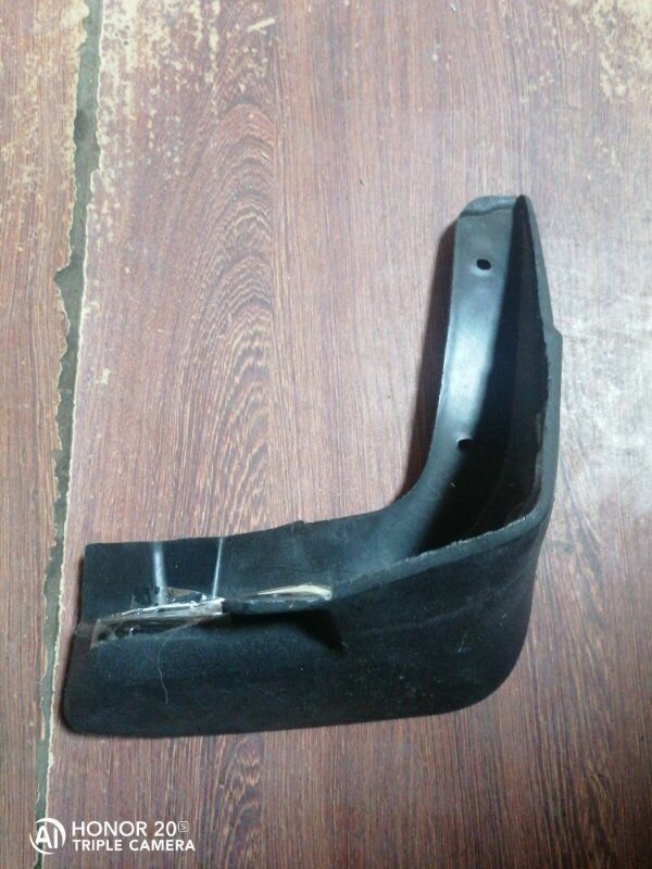 Брызговик Toyota Corolla 2007 Задн. Прав.