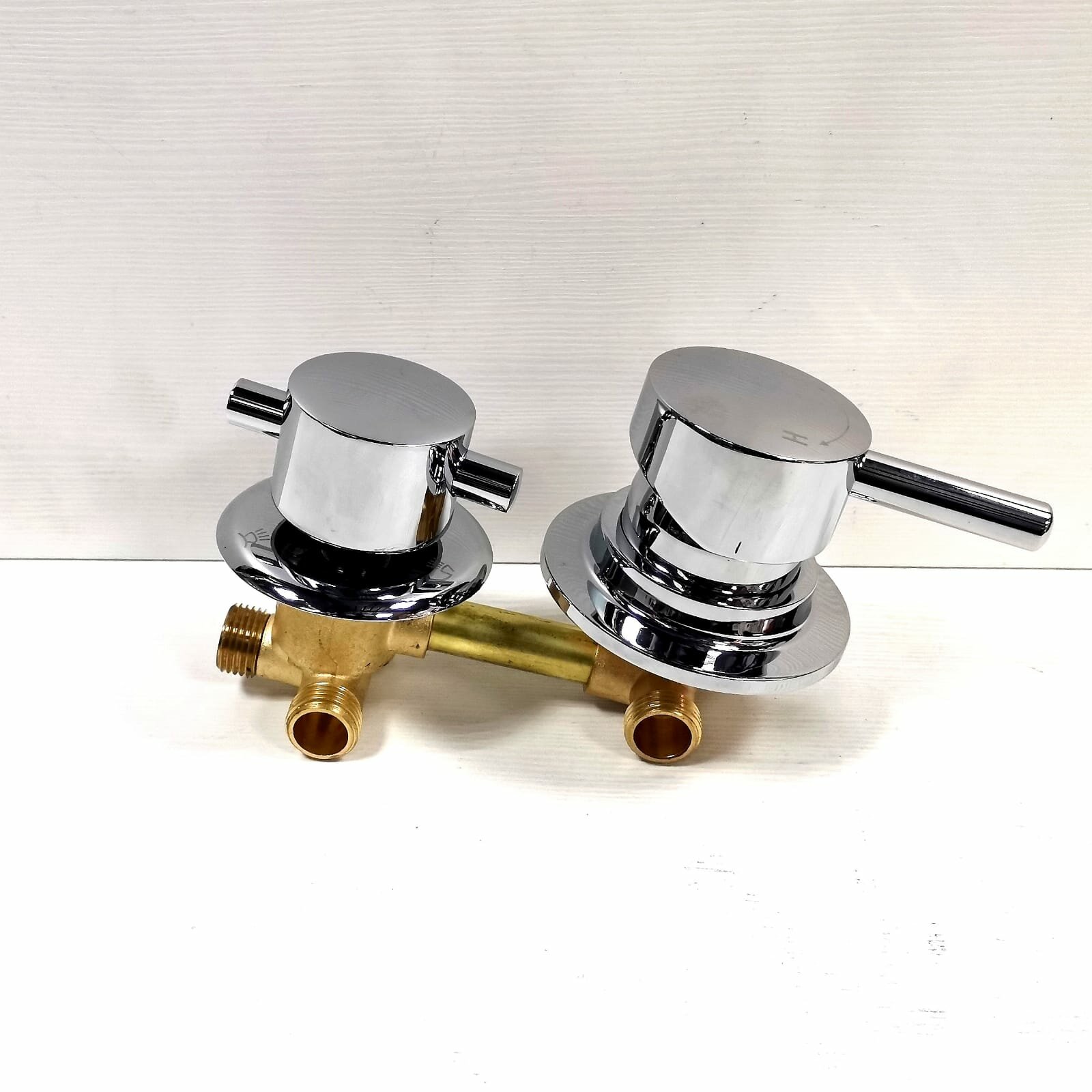 Смеситель для душевой кабины 3 режима 90 мм на резьбе ½ дюйма