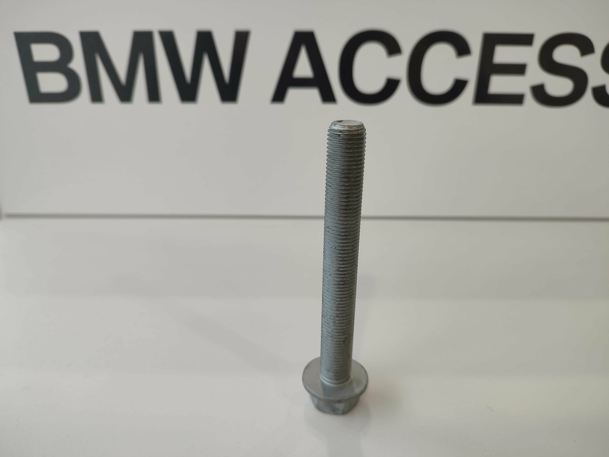 Болт с буртиком BMW 33306785433