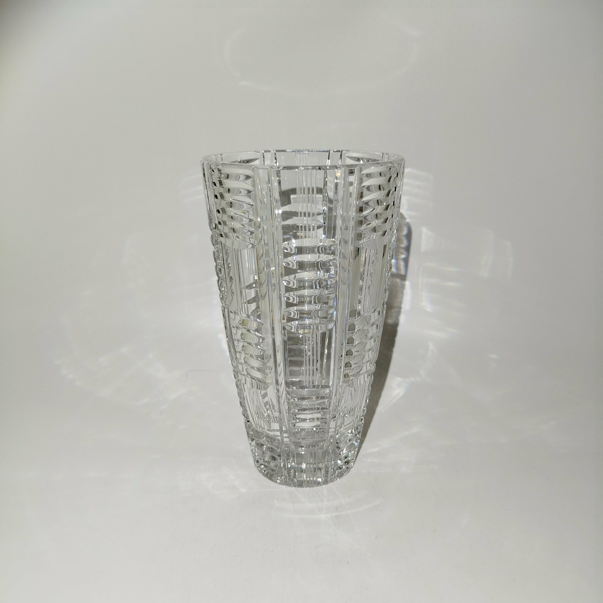 Ваза для цветов миниатюрная, украшенная рельефным декором, хрусталь, СССР