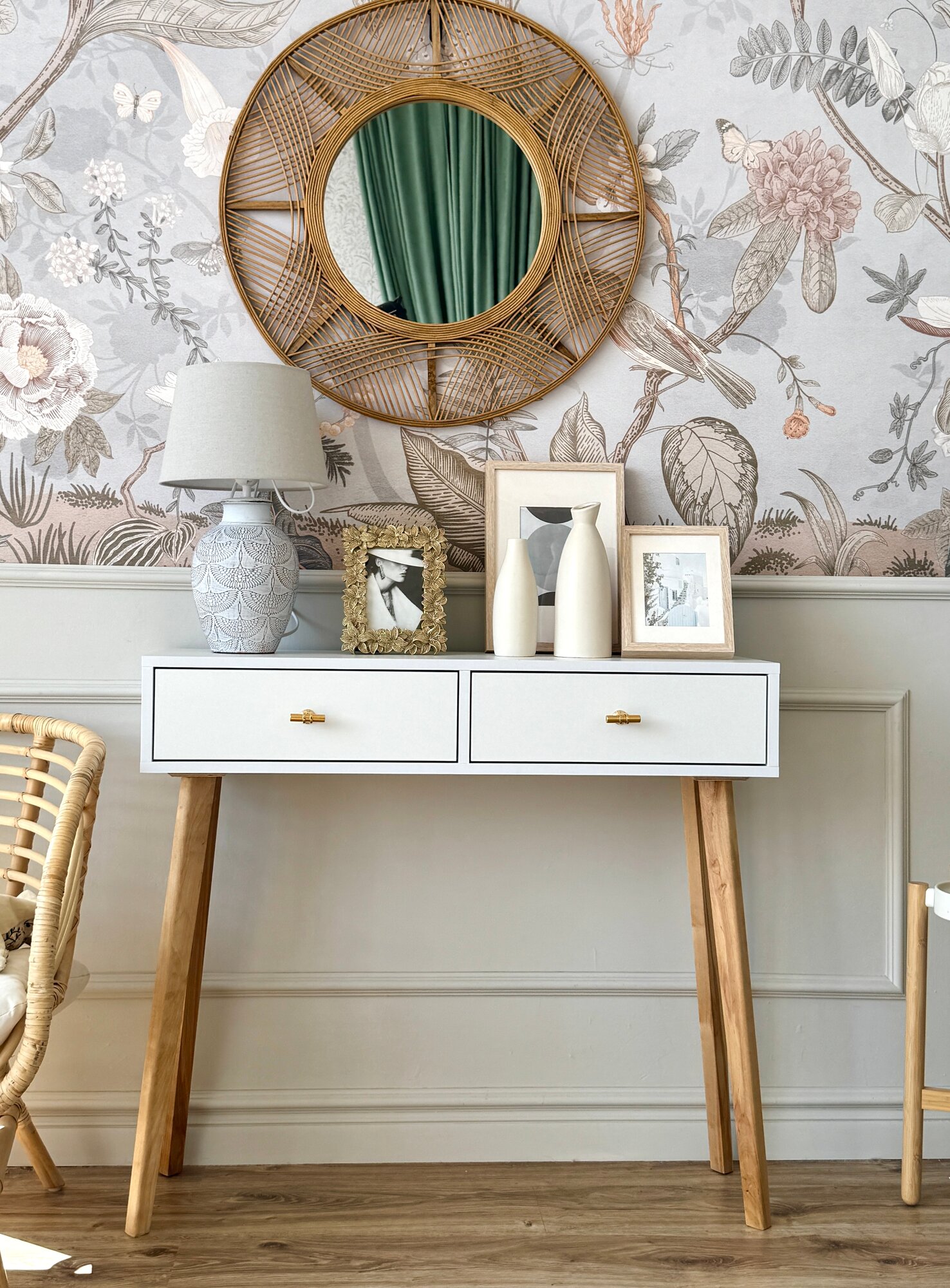 Консольный столик , туалетный столик "Scandi pro"белый