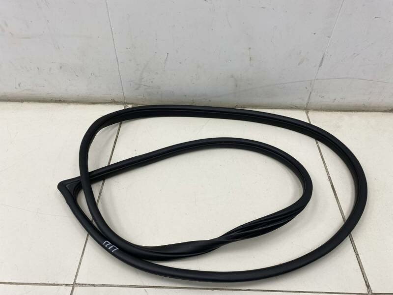 Уплотнитель проема двери передней правой Kia K5 JF 2018 - 2021 кат.номер: 82120D4000