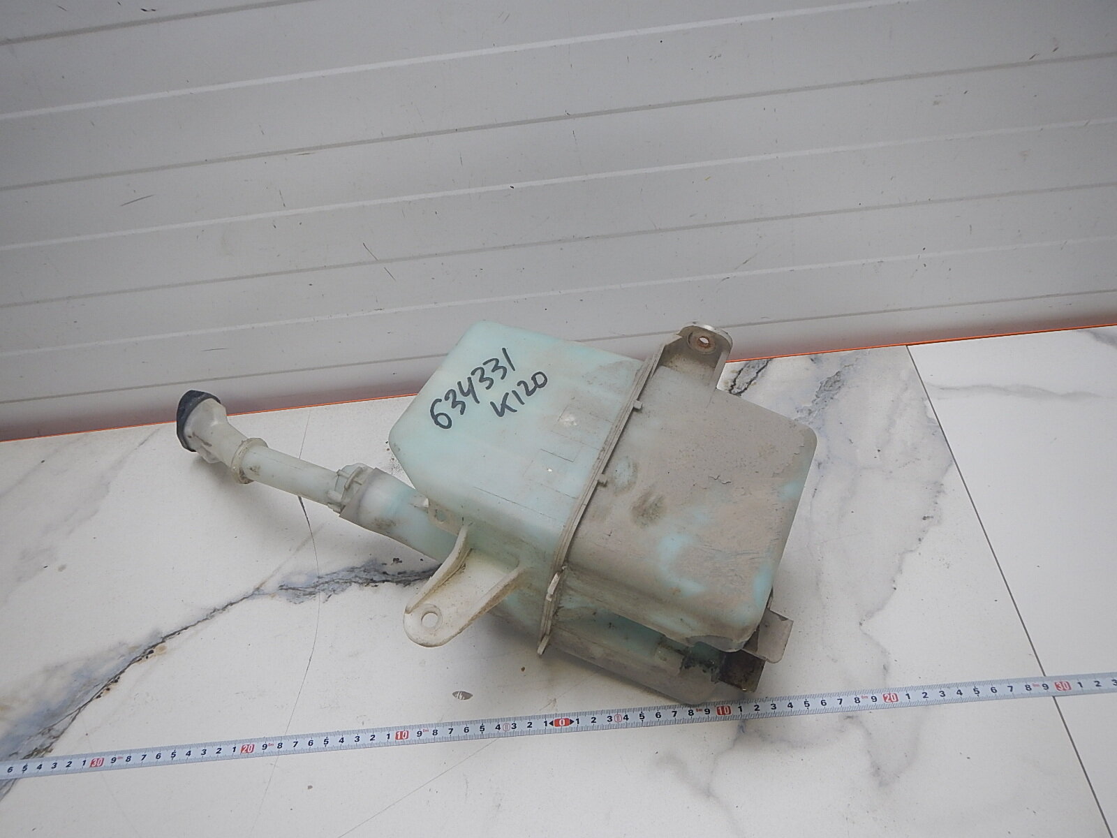 Б/У Бачок омывателя лобового стекла, Toyota (Тойота)-COROLLA 120 (01-06) TOYOTA COROLLA 120 (01-06) Без видимых поврежде...