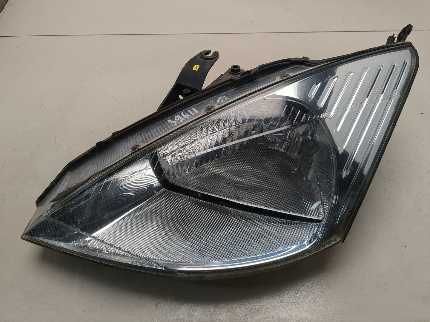 Фара (передняя) левая Ford Focus 1 Б/У