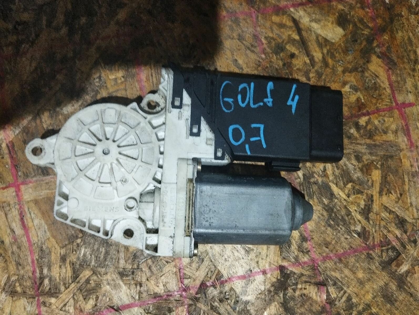 Моторчик ЭСП передний Фольксваген Гольф 4 Б/У с пробегом