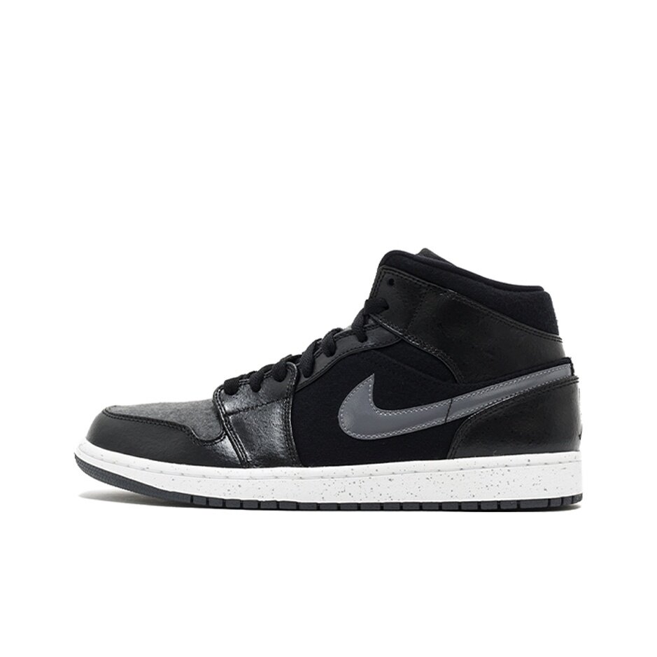 Кроссовки Jordan Air Jordan 1, размер EU 40 стопа (25CM), черный — фото 1