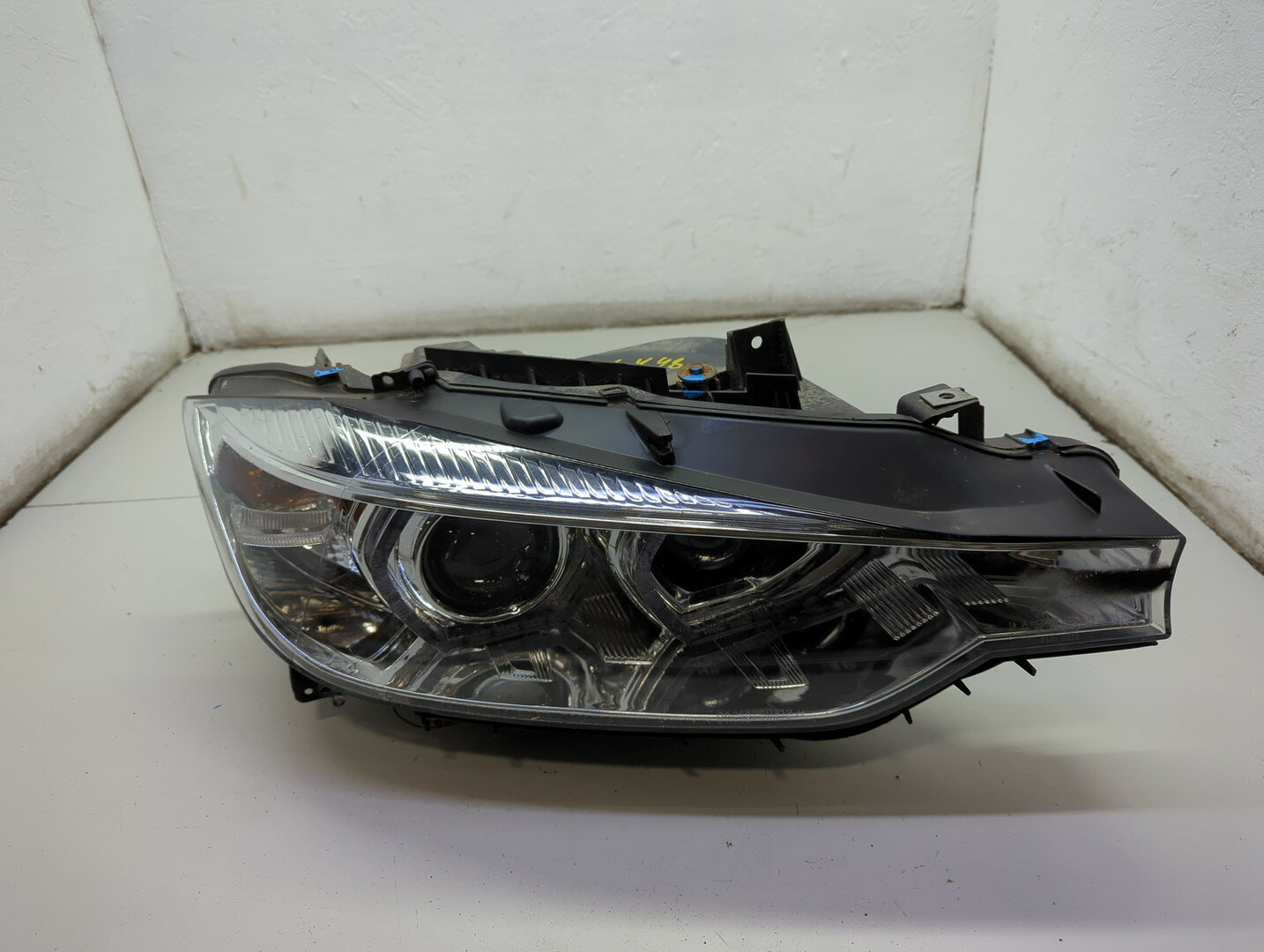 Фара (передняя) правая BMW 3 F30 Б/У