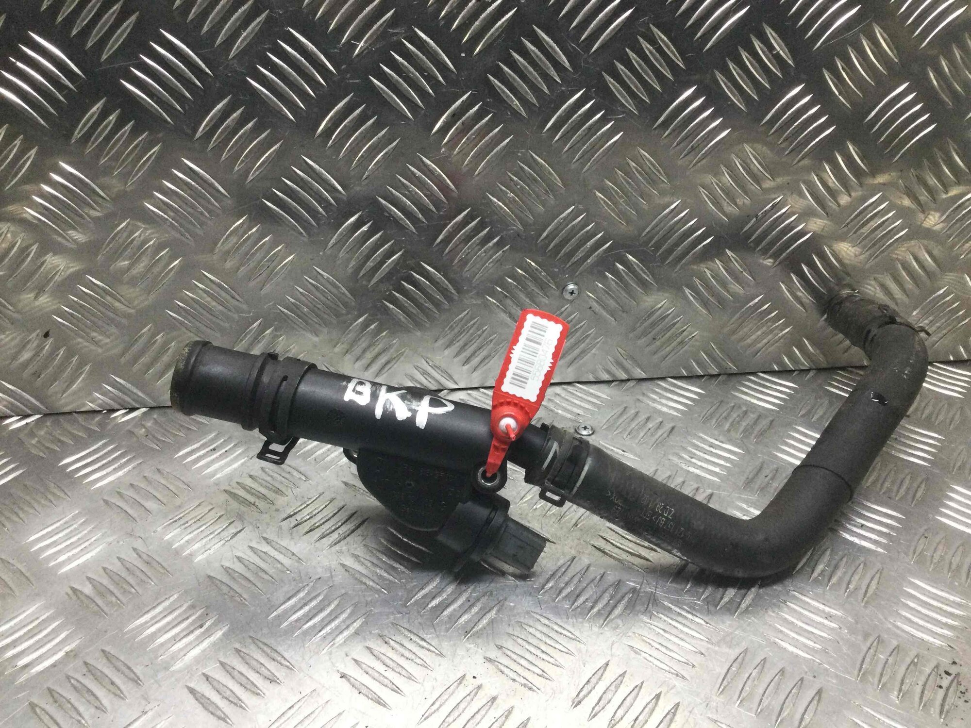 Б/У Фланец (тройник) системы охлаждения Volkswagen Passat B6 (2005-2010) 2007 г.