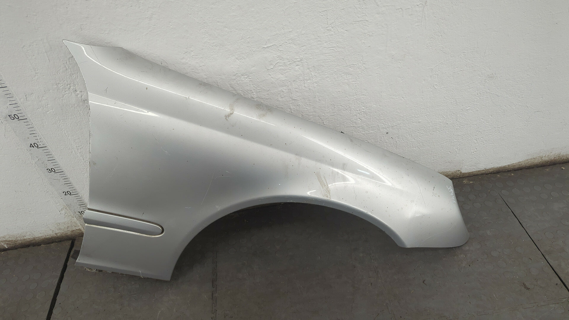 Крыло правое переднее Mercedes C W203 Б/У