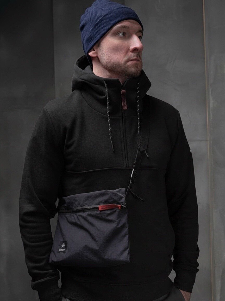 Толстовка спортивная