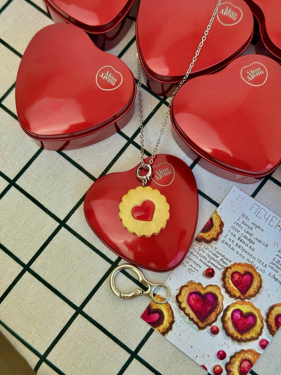 Подвеска-шарм Печенька вкус детства на серебряной цепочке MonMenu