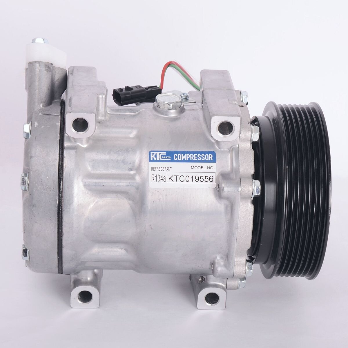 Компрессор Renault Duster 2.0 / Nissan Terrano III 8201018716 7PK (019556)