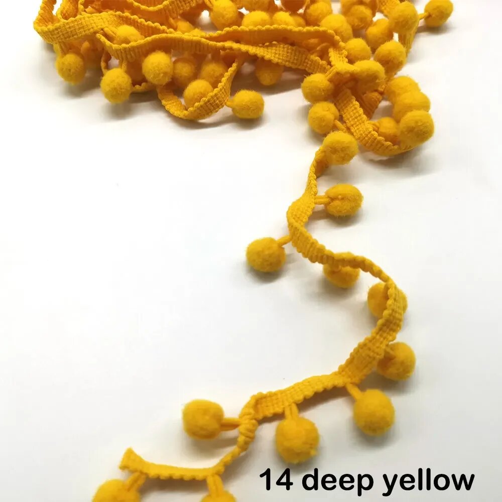 Лента с помпонами и бахромой для декора 5 ярдов Желтый, 14 DeepYellow