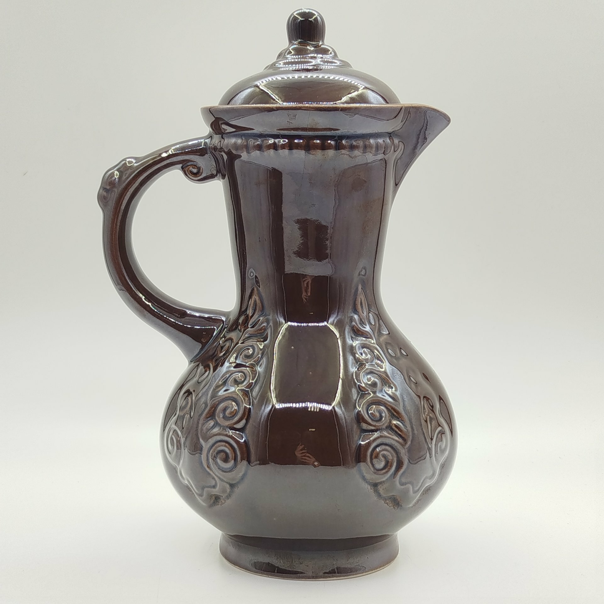 Кувшин с монохромным объемным орнаментальным декором, керамика, глазурь, СССР