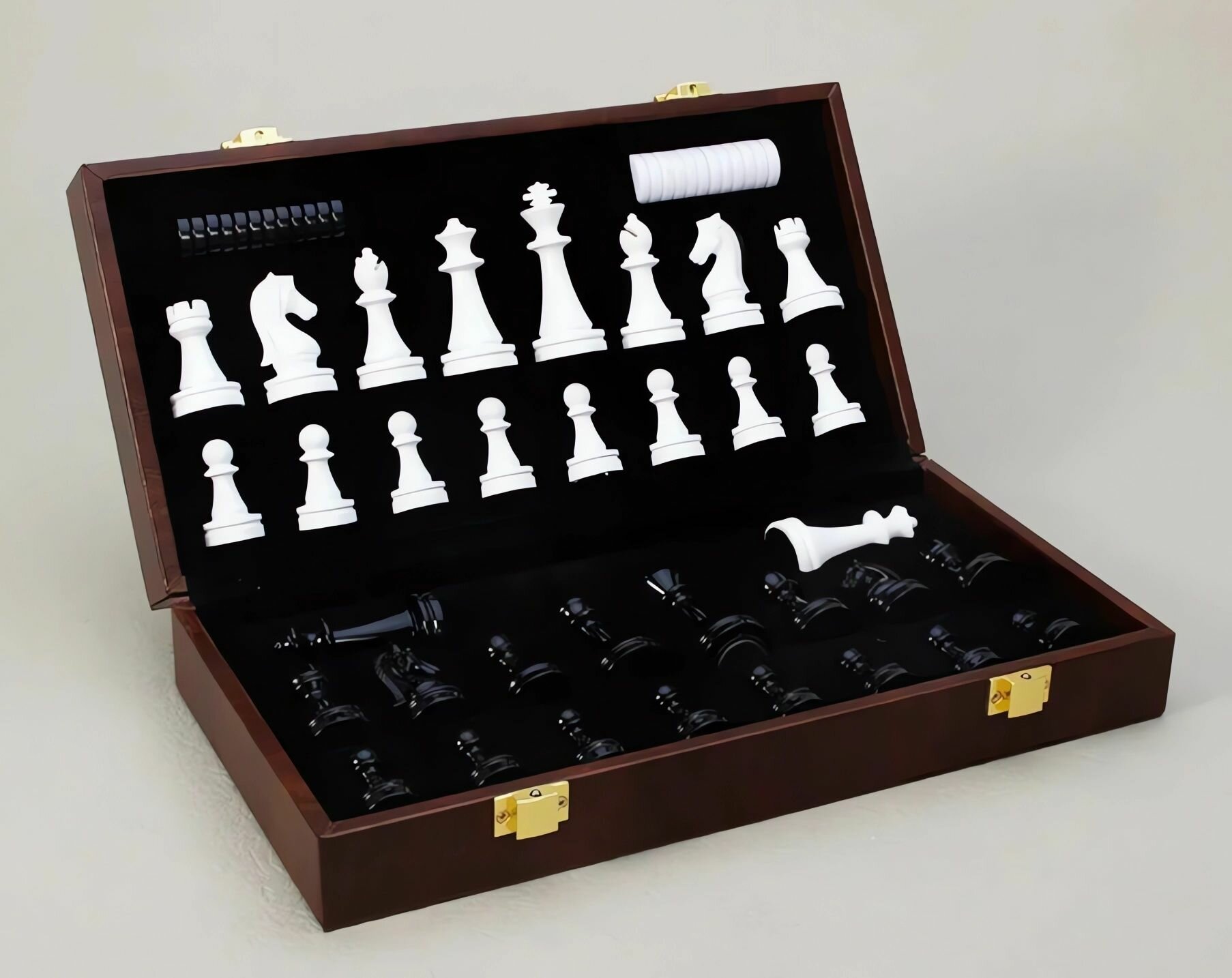 Шахматы подарочные магнитные + шашки. Кожаная обшивка доски. Акриловые фигурки (Размер доски 30x30 см)