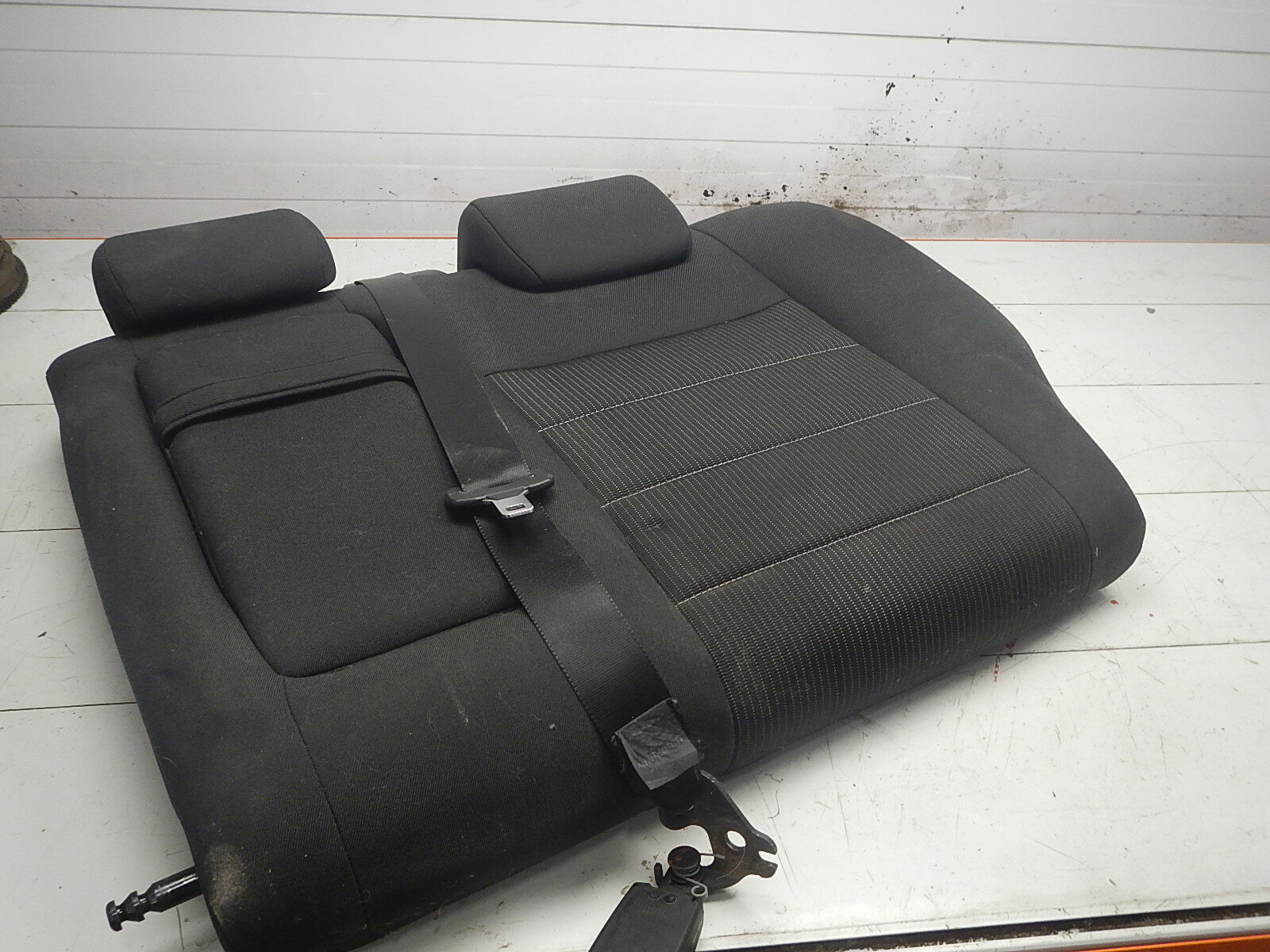 Б/У Спинка сиденья, Ford (Форд)-FOCUS 2 (08-11) FORD FOCUS 2 (08-11) левая Потертости. 646119 FORD арт. 1330677