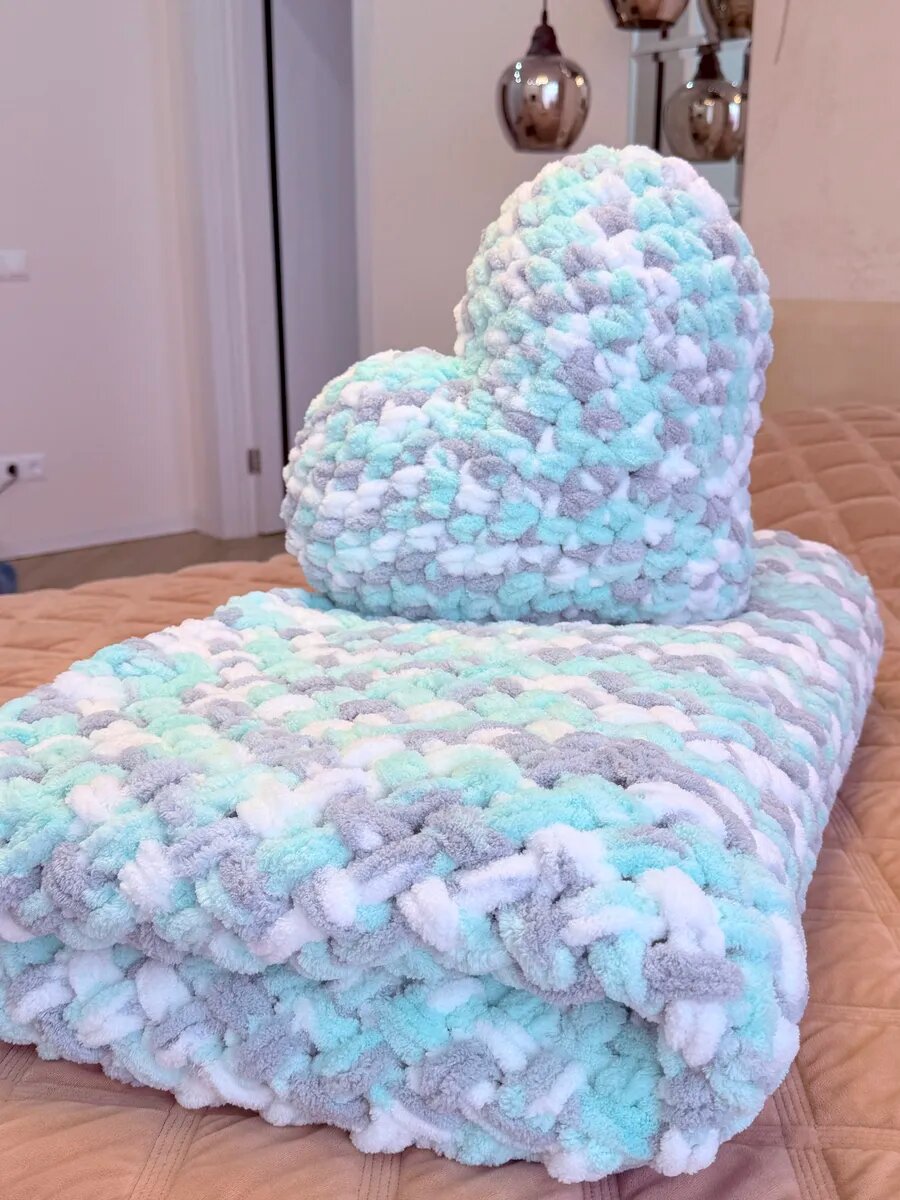Плед 150x180 и подушка 40x40 Ручная работа из Alize Puffy
