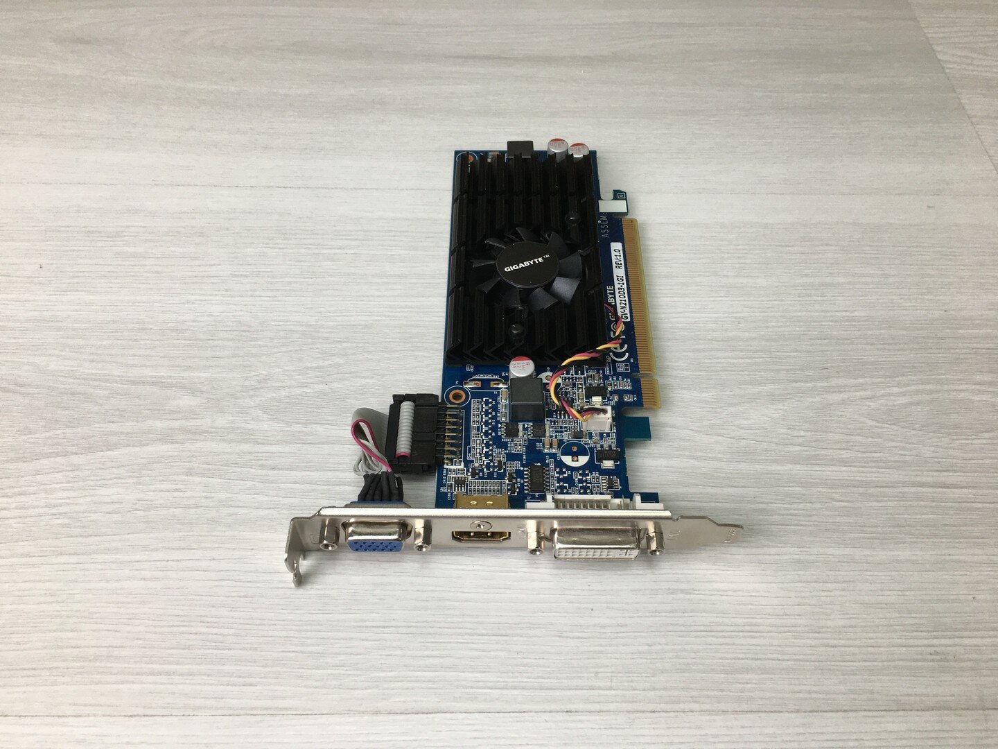 Видеокарта 1Gb GeForce 210 GT, GIGABYTE GV-N210D3-1GI rev.1.0, PCI-E