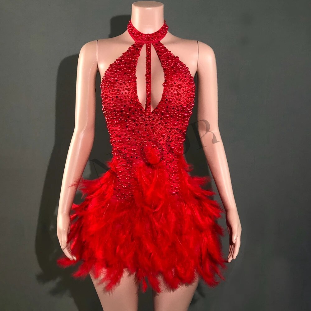 Блестящие красные стразы и жемчуг, Холтер с открытой спиной, мини-платье с перьями, женское сексуальное платье для празднования дня рождения, танцевальный костюм для выступлений