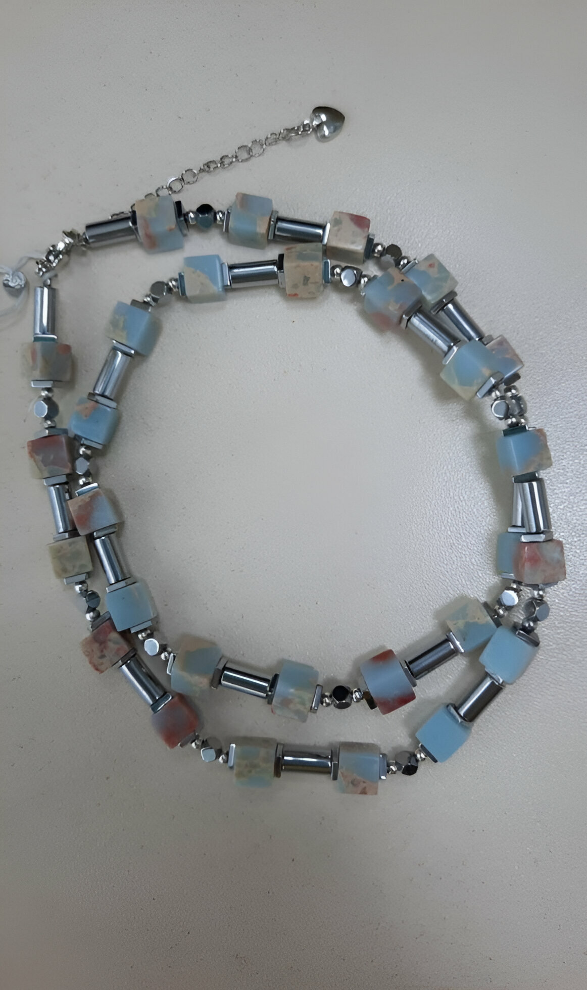 Колье, гематит, варисцит