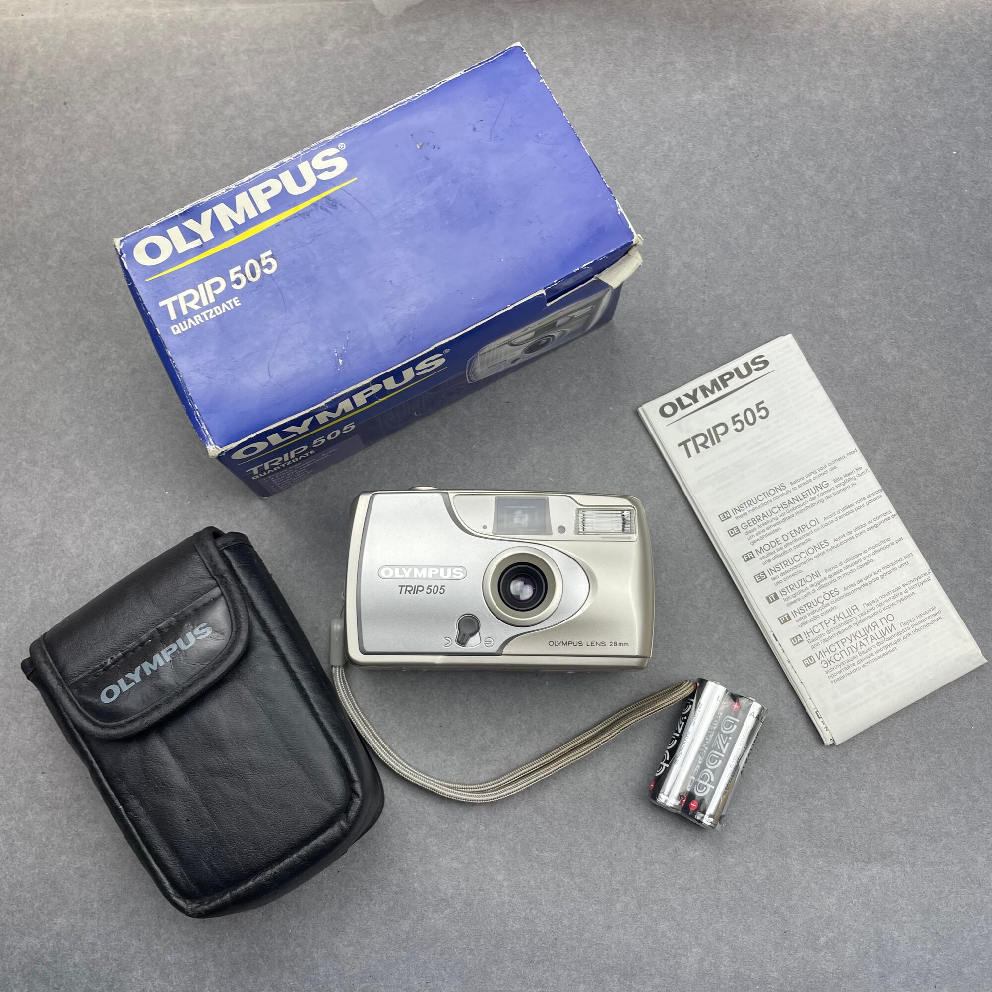Винтажный пленочный фотоаппарат Olympus Trip 505, с коробкой