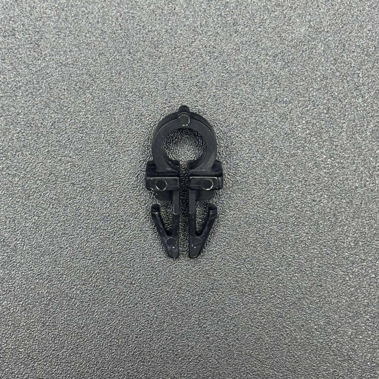 Фиксатор (скоба пластиковая) MERCRUISER ALPHA/BRAVO (54-12994) (Quicksilver)