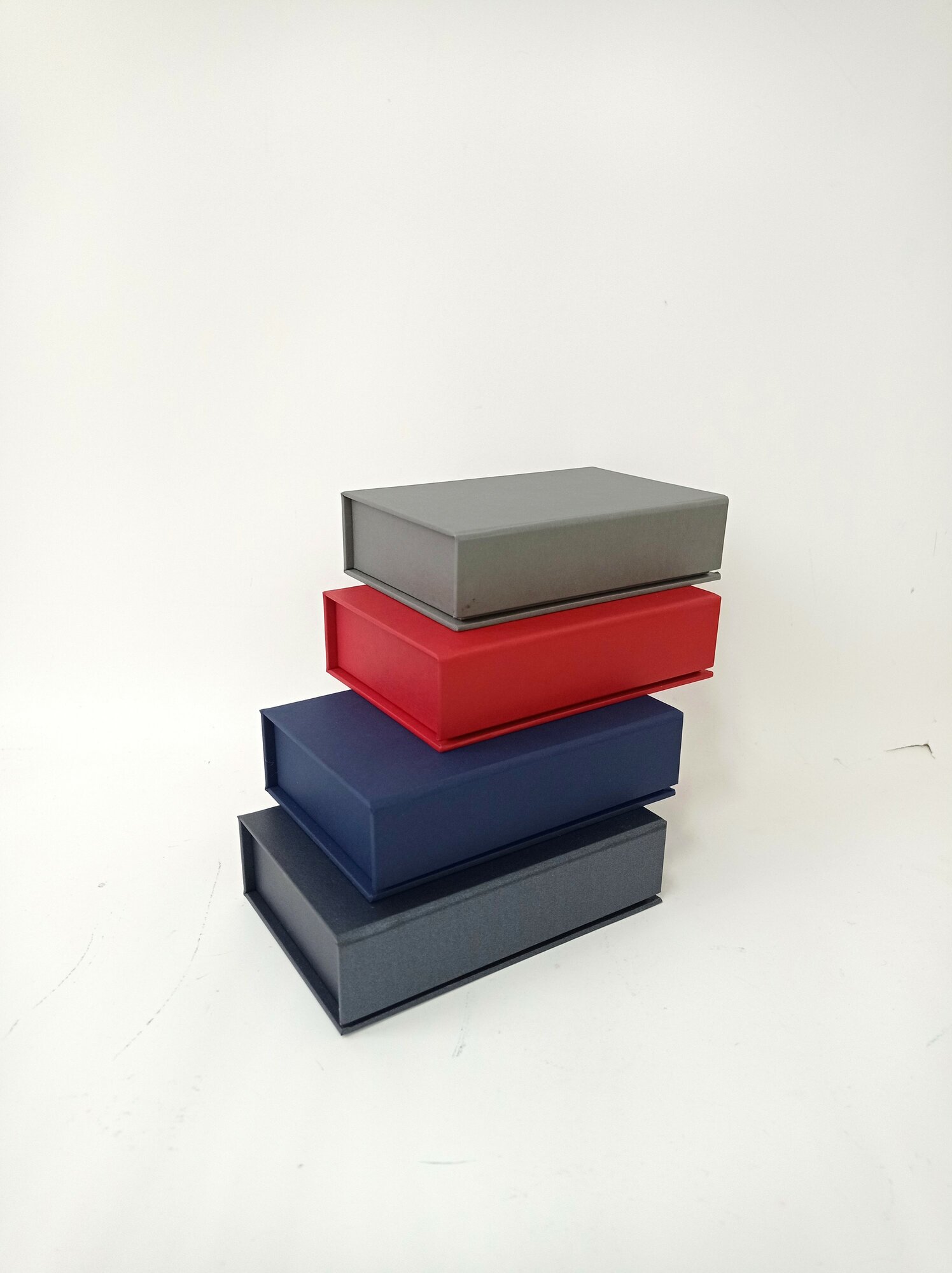 Коробка подарочная "Книга" на магнитах 12х8х2,8 см (набор 4 шт) Santimbox