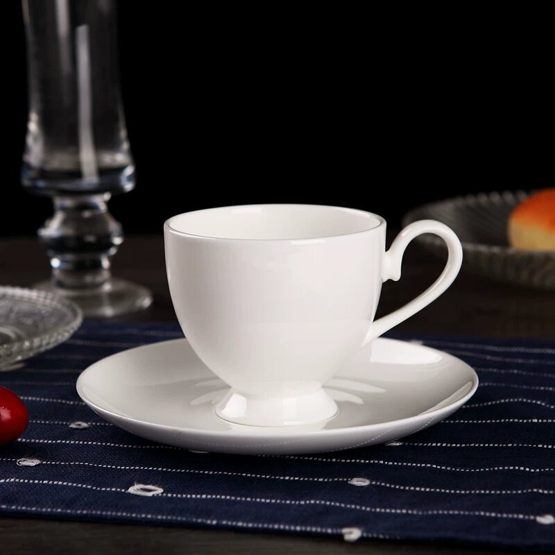 Набор кофейных чашек и блюдец из чистого белого костяного фарфора, элегантная и простая кофейная посуда, европейская