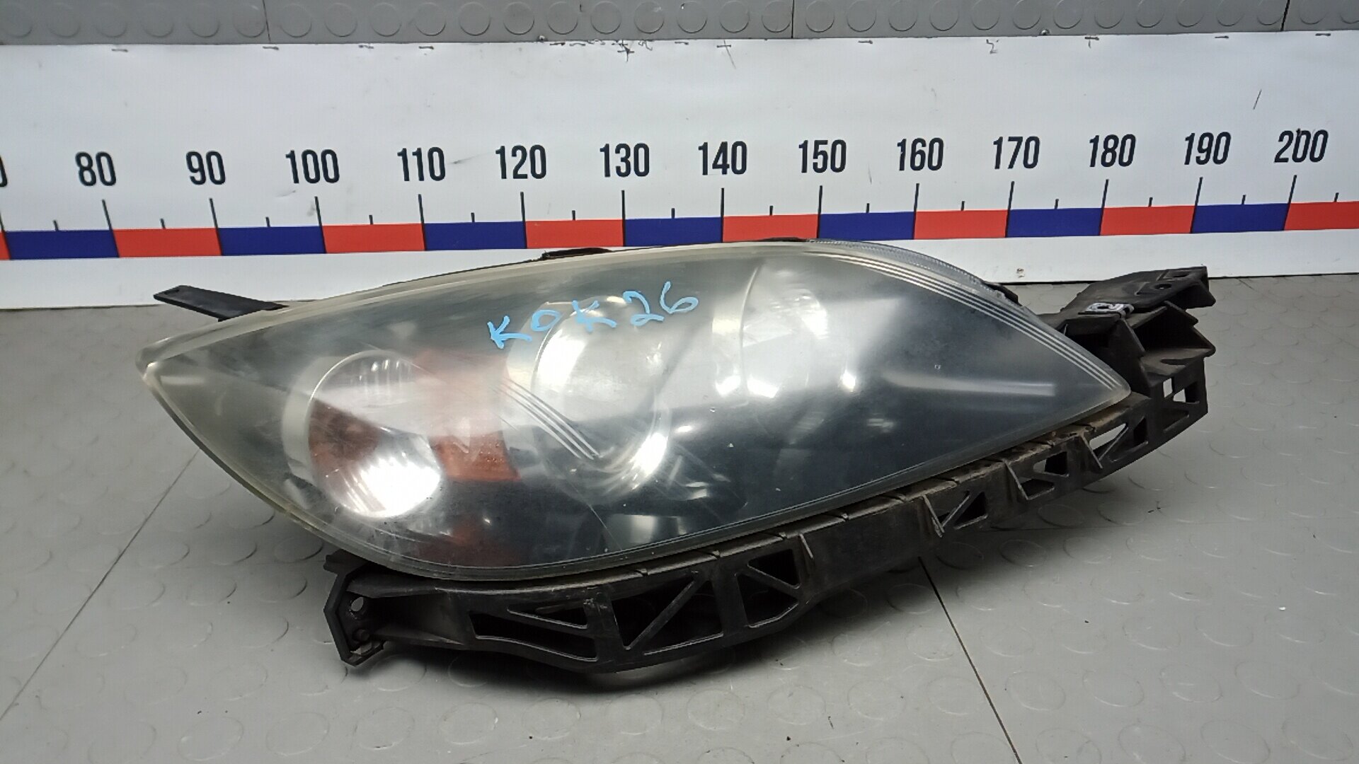 Фара правая MAZDA 3 1