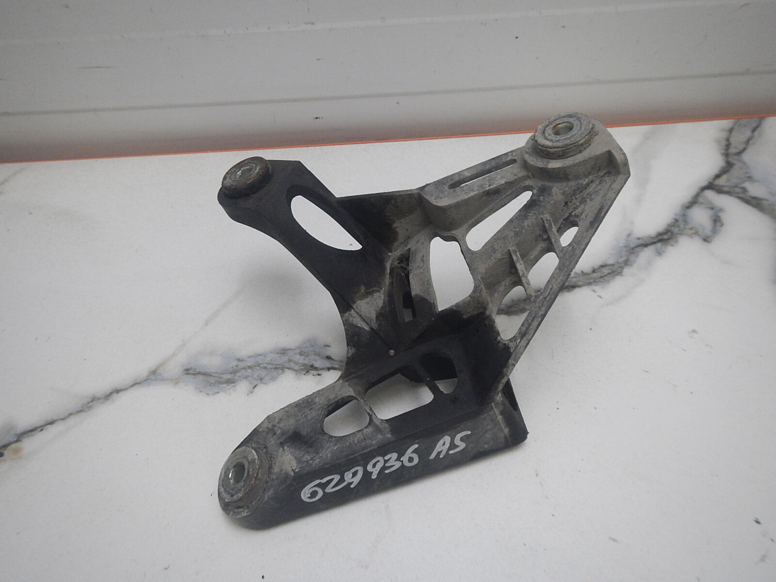 Б/У Кронштейн, Skoda (Шкода)-OCTAVIA A5 (1Z) (04-) SKODA OCTAVIA A5 (1Z) (04-) крепление троса Без видимых повреждений. 6...