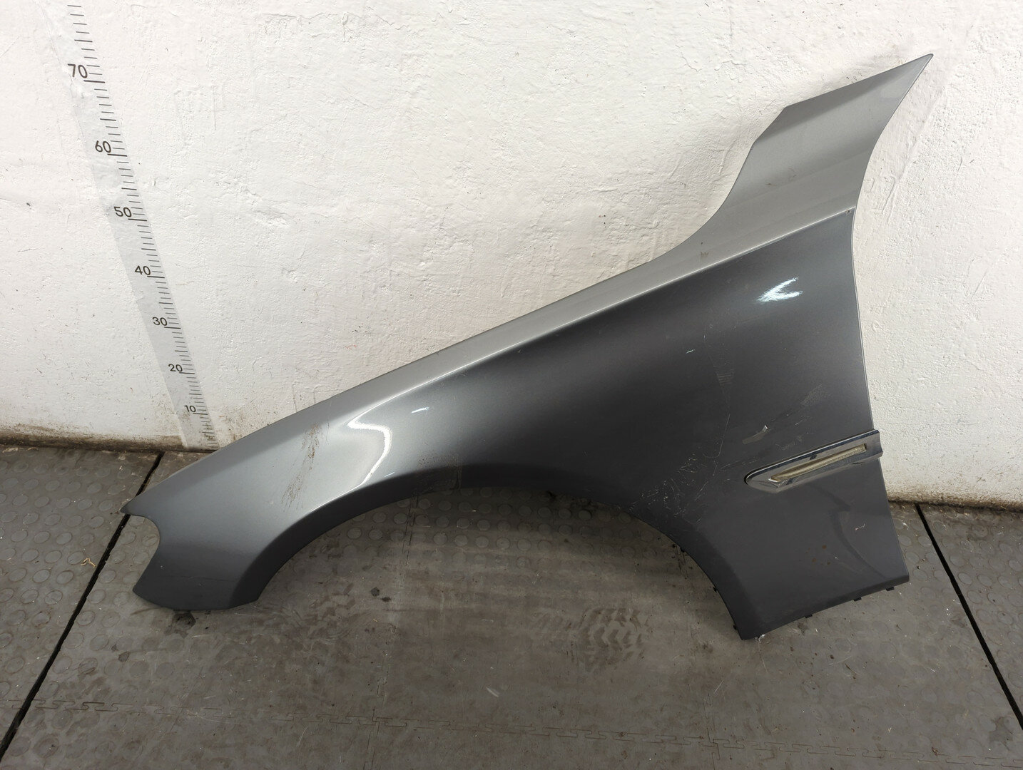 Крыло левое переднее BMW 7 F01 Б/У