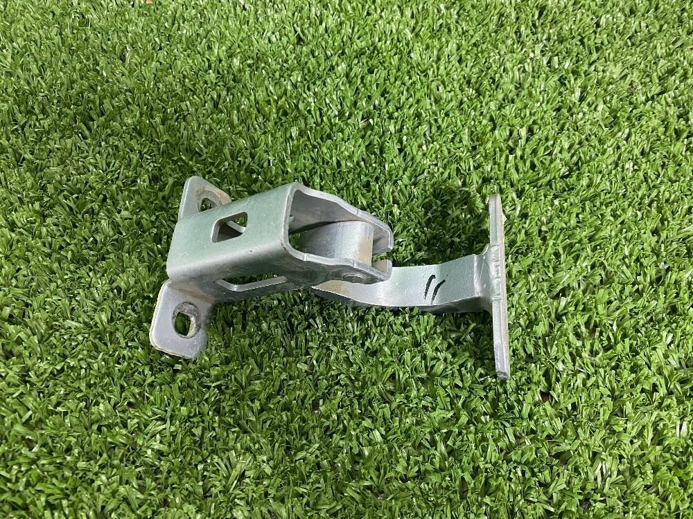 Петля двери багажника нижняя Lada Largus Б/У с пробегом