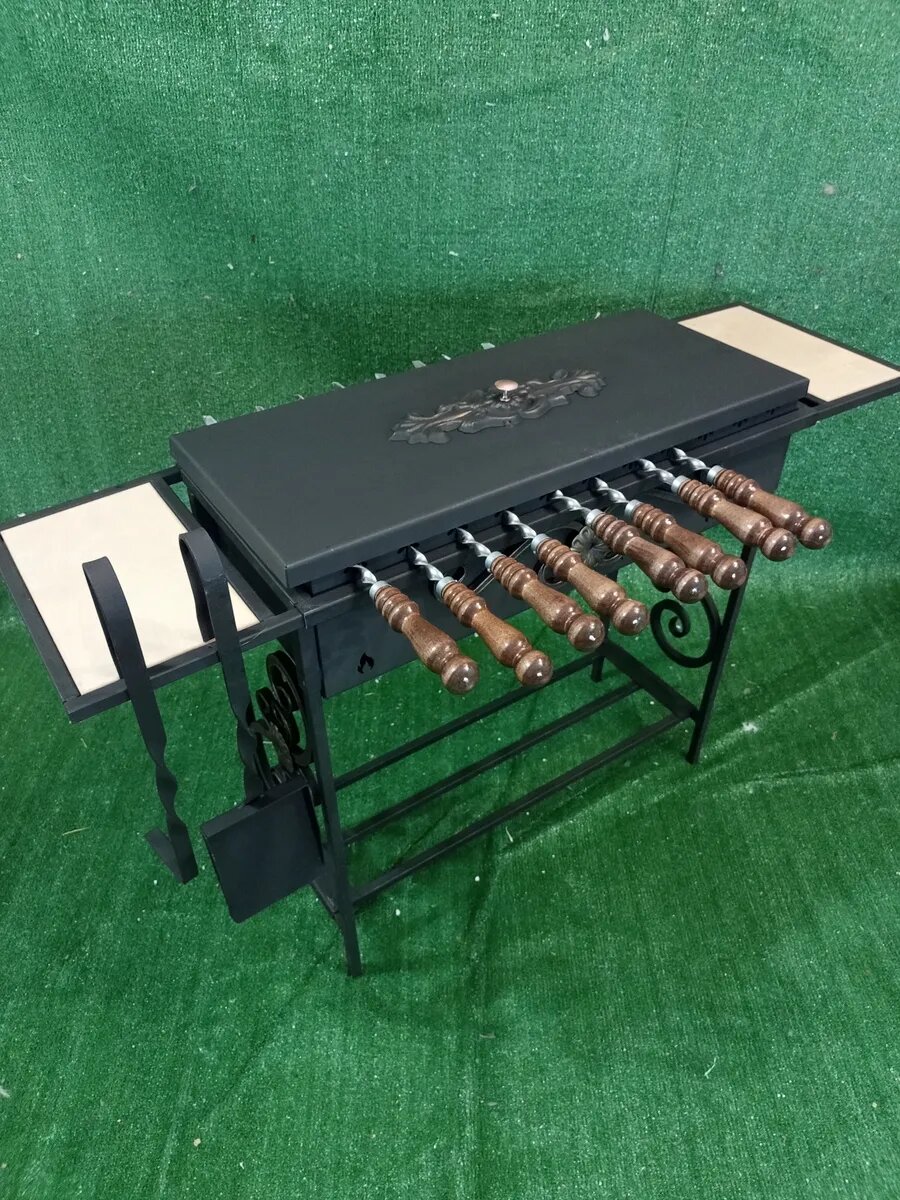 Мангал кованый лофт 3.2мм. С крышкой барбекю. Гриль с деревяными столиками. Шампуры в комплекте. Усиленный. +коч\сов