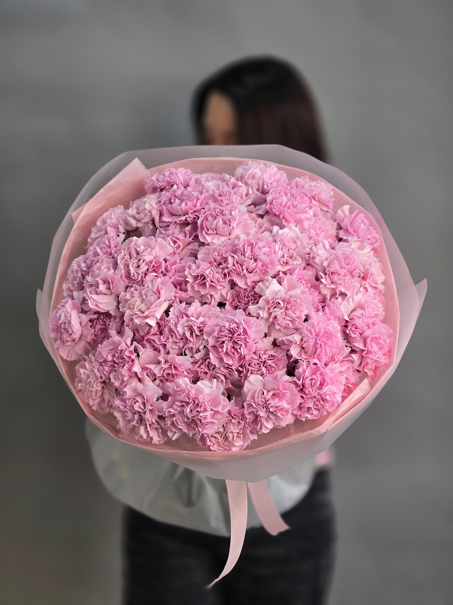 Букет из 51 гвоздик розового цвета, размер L, от "Di_Flowerslab"