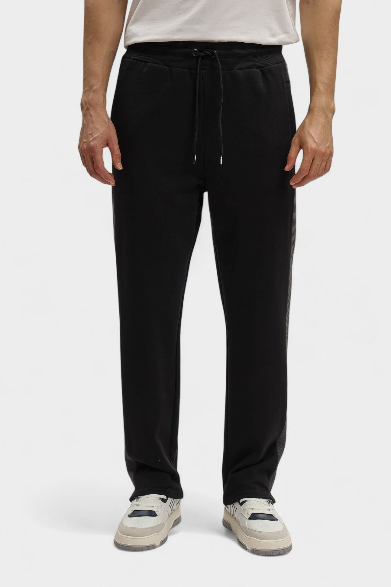 Брюки спортивные