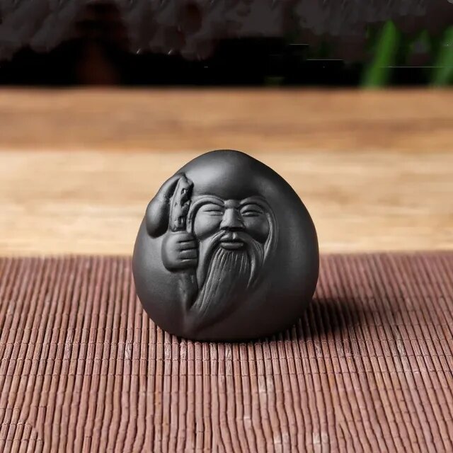 1. Изготовленная вручную фиолетовая глиняная фигурка чайного питомца, статуэтка Будды на удачу, аксессуар для украшения чайного сервиза, настольная поделка.