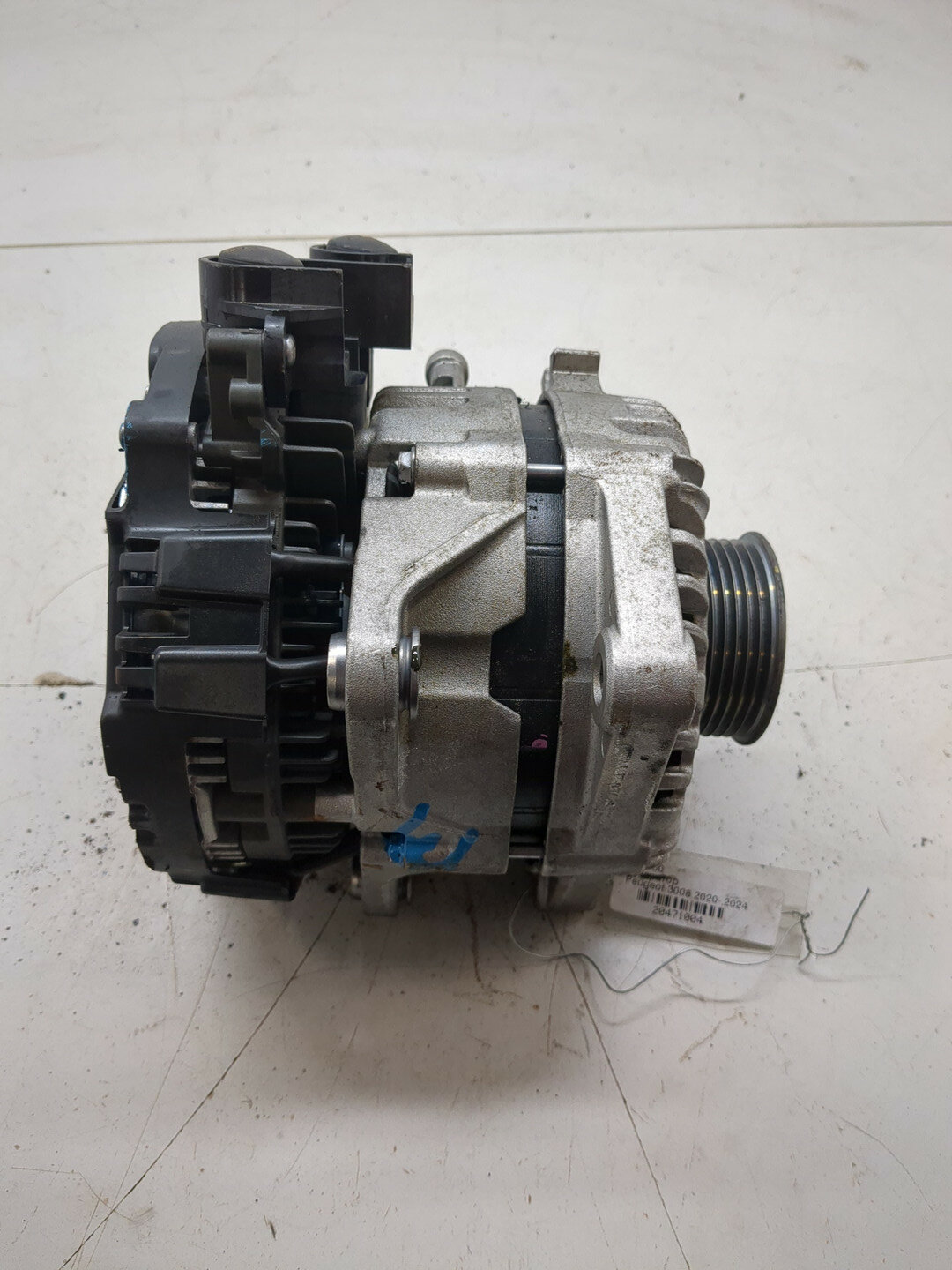 Генератор Peugeot 3008 Б/У