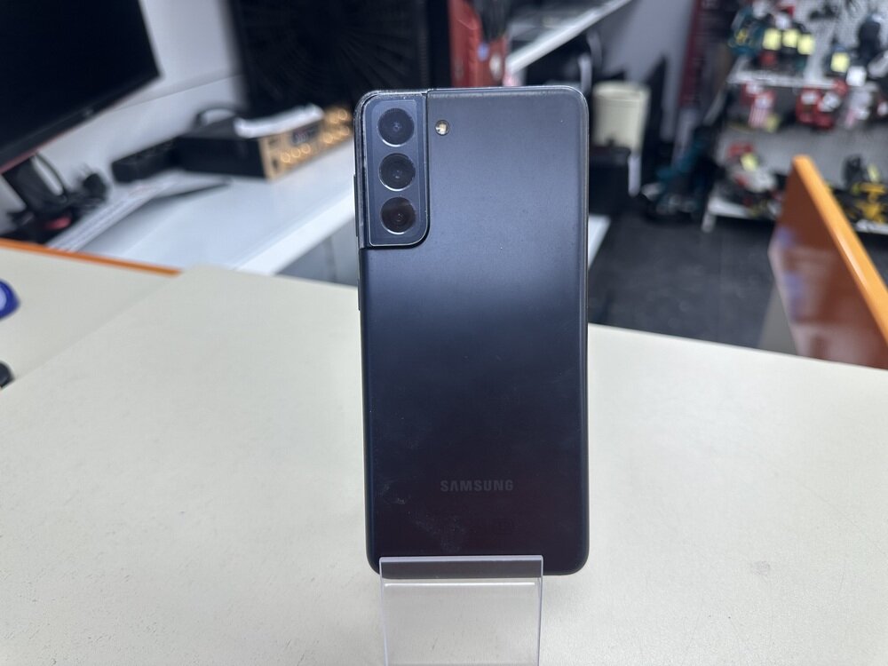 Смартфон Samsung Galaxy S21 PLUS , 8+256 GB,5G Exynos 2100 6.7' Чёрный стереодинамики Б/у с уценкой