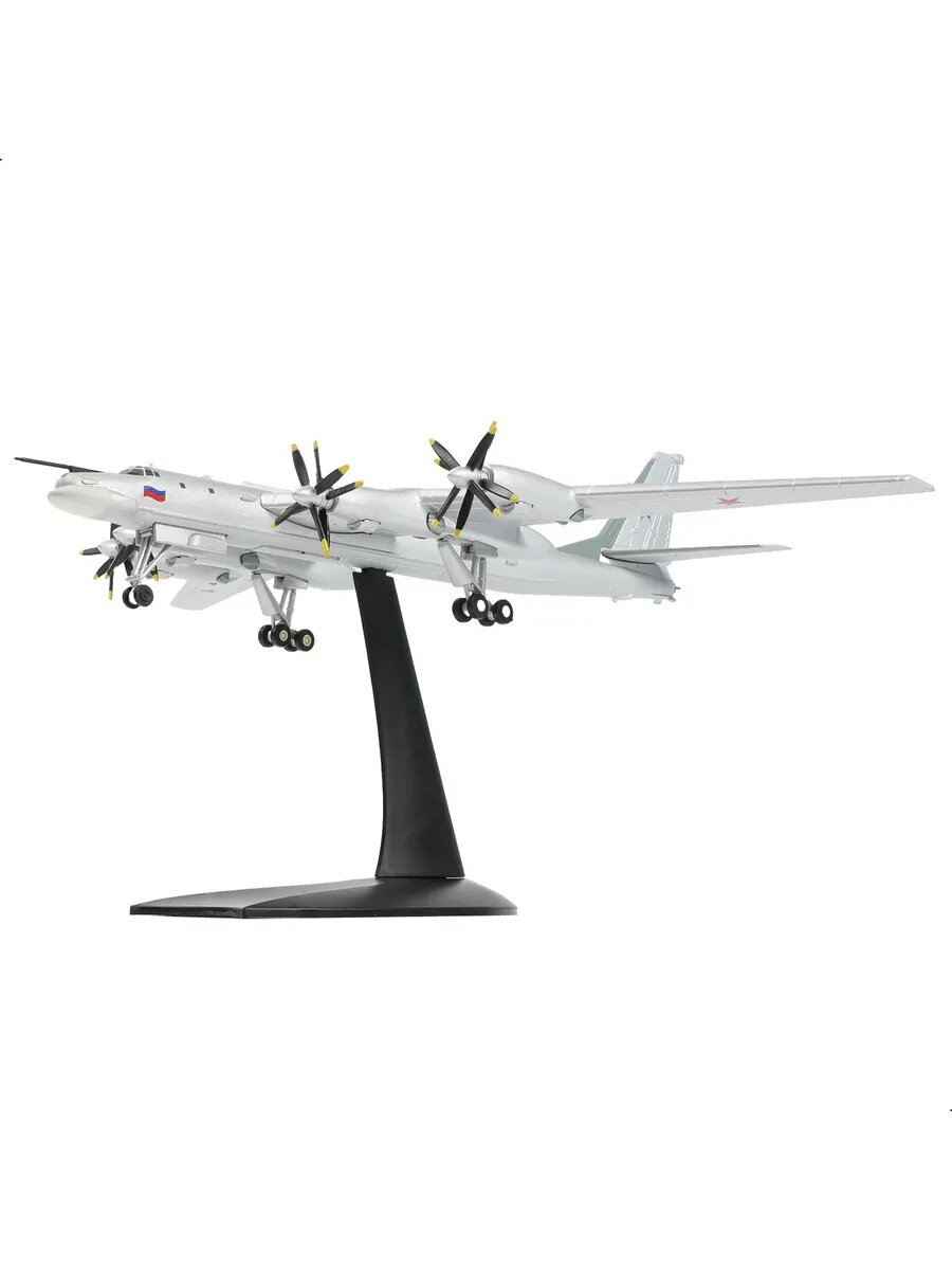 Модель самолета Ту-95 Медведь 1:200 металл бомбардировщик