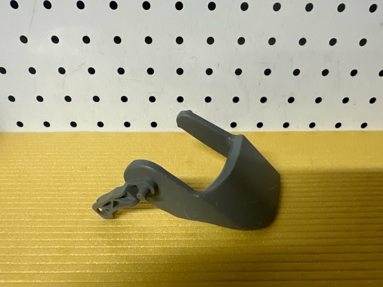 Ручка двери внутренняя левая SCANIA P R G 5 серия (в кабине для открытия двери) (скания)