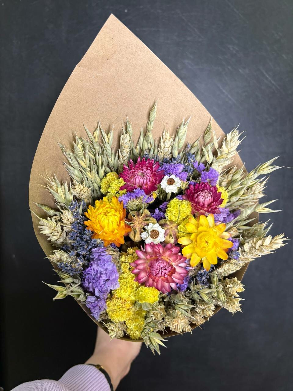 Букет из сухоцветов с лавандой