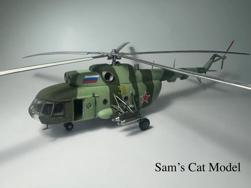 Российский транспортно-боевой вертолёт Mi-8T Бегемот-C в масштабе 1:72