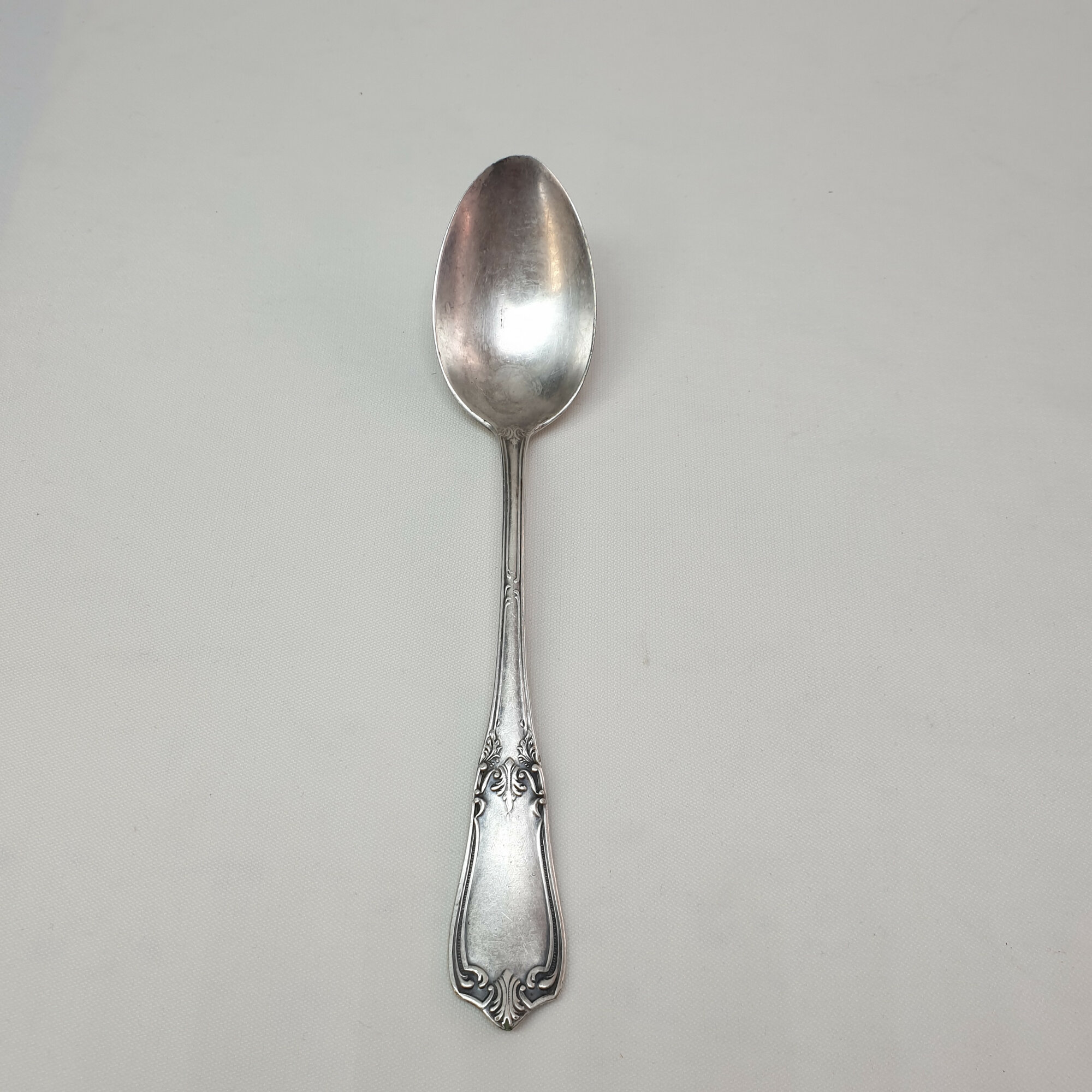 Винтажная столовая ложка, Киевский завод, мельхиор, царапины. СССР