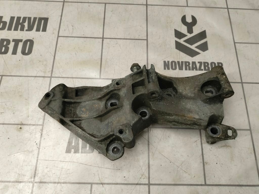 Кронштейн генератора Renault Megane 2 02-09