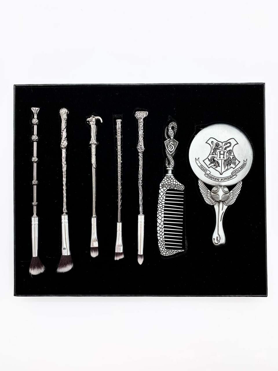 Набор Fantasy Earth "Гарри Поттер", расческа, зеркало, 5 кисточек, серебристый
