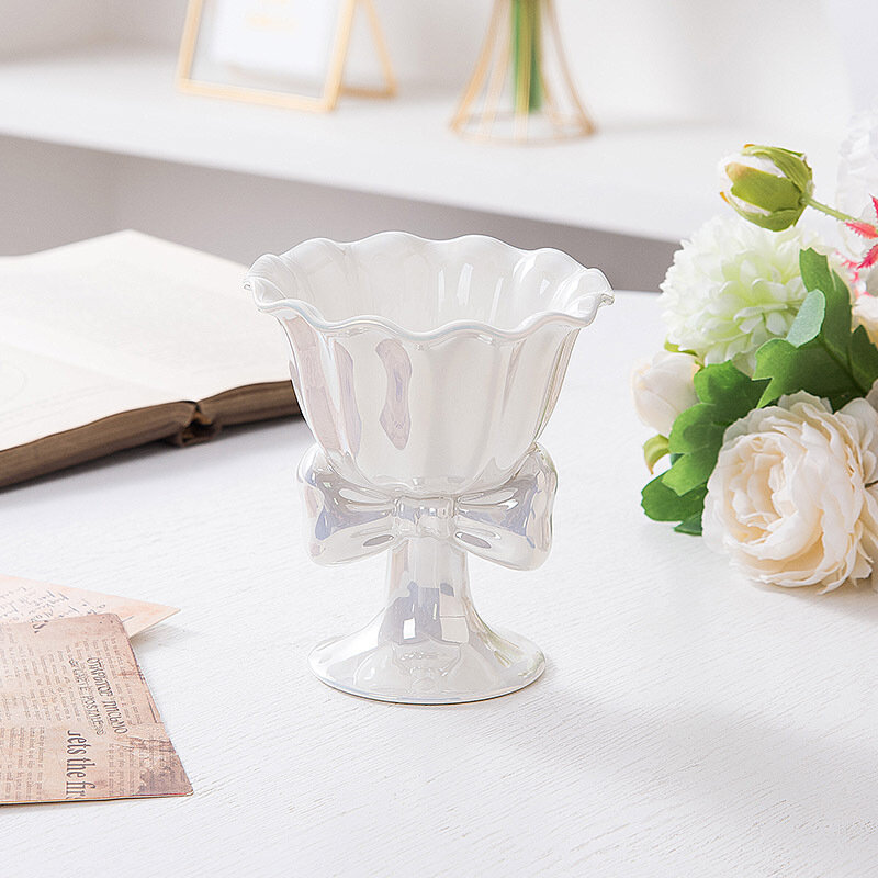 Керамическая чашка в форме белой бабочки