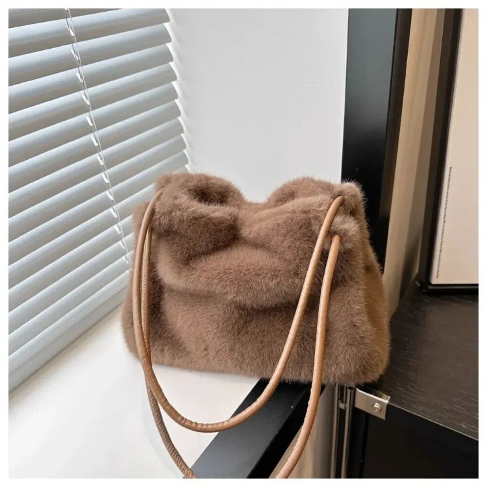 Новые зимние плюшевые сумки на плече женский роскошный дизайнер мягкие зимние дамы сумочка кошелька милая модная вечеринка с подмышками, кофе, SKU01177