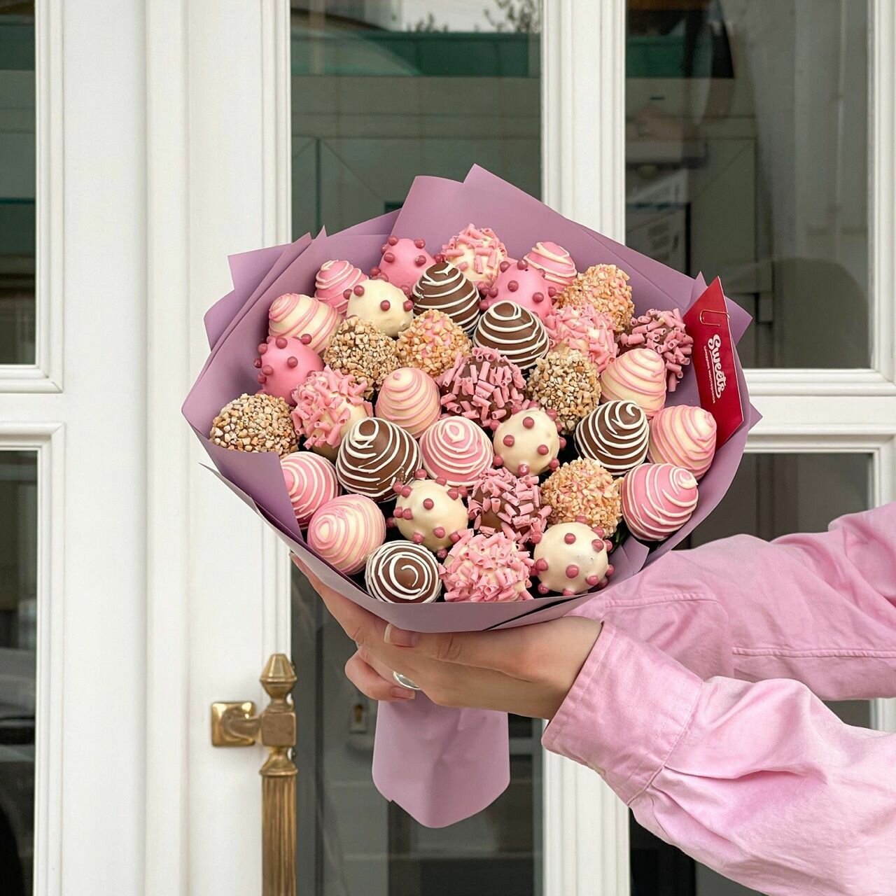 Клубника в шоколаде букет "Candy" 33 шт Букет из ягод в шоколаде